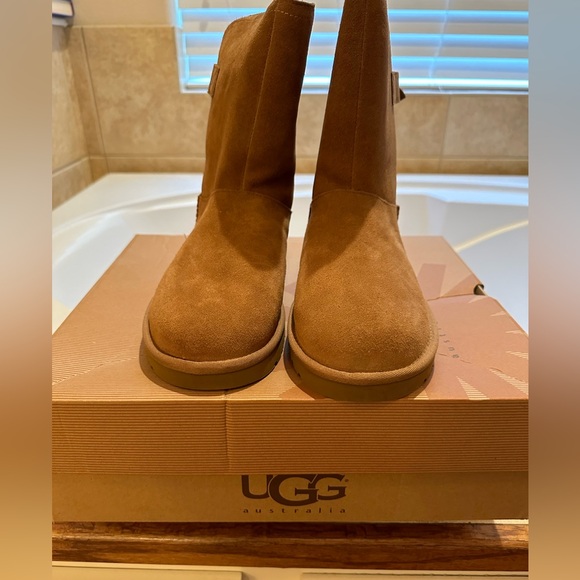 UGG | Shoes | Uggs Remora Buckle Australian Boots Size 9 | Poshmark